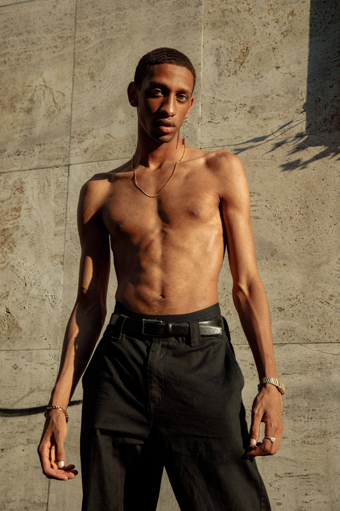 INTRODUCING MIKE ANTHONY