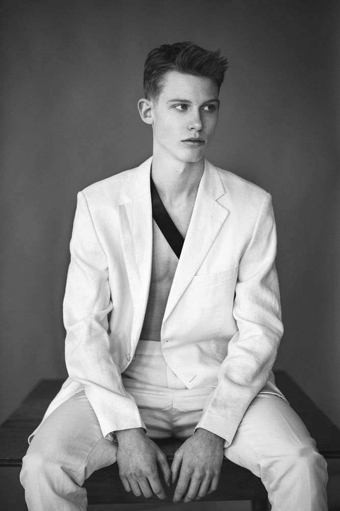 INTRODUCING ELIJAH WRIGHT