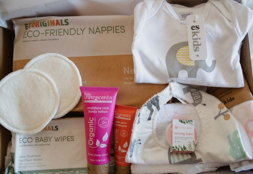 Baby Essentials Gift Hamper -Unisex | Baby and Mumma Gifts | New Mum ...