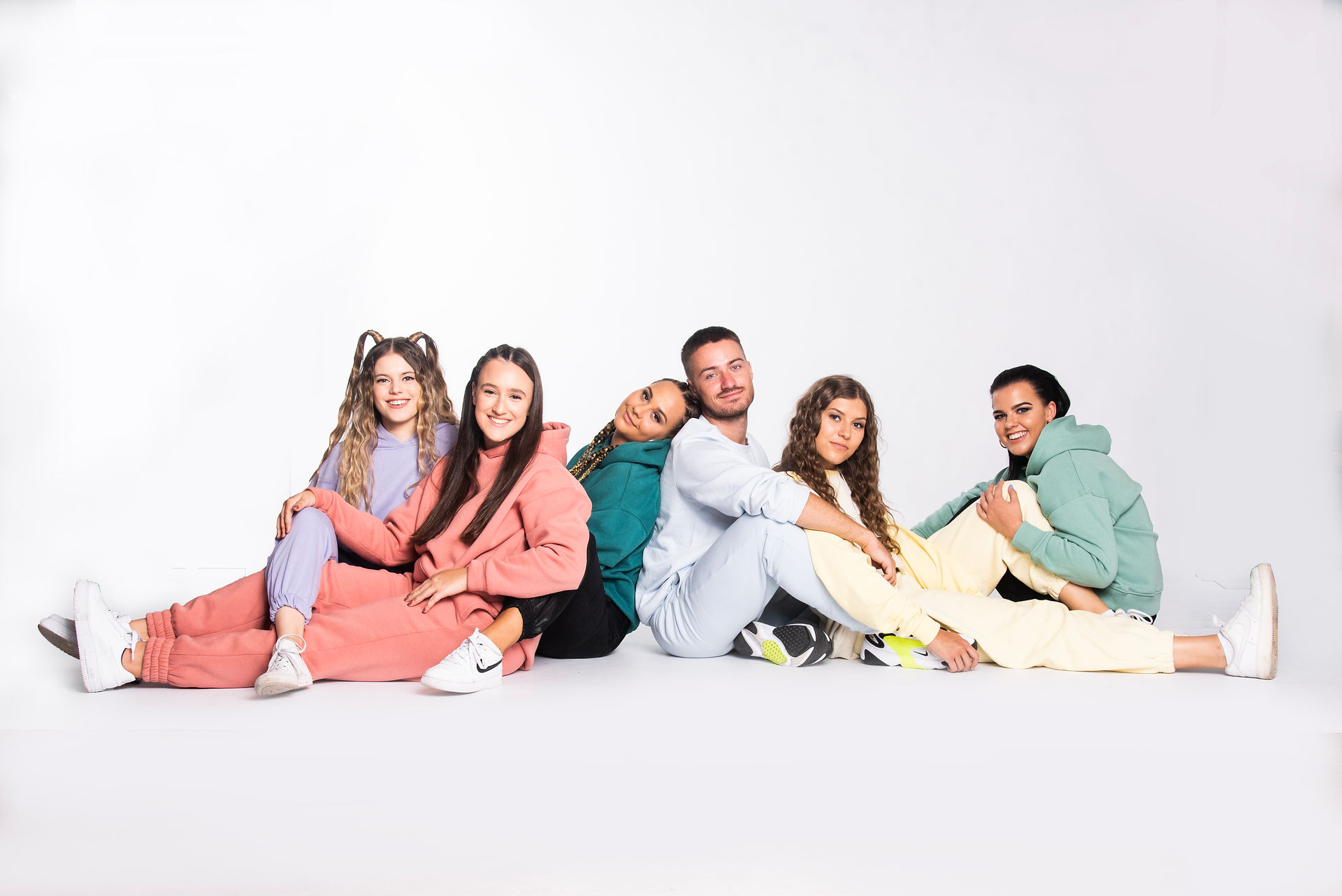 LEKTOŘI | Magic Free Group