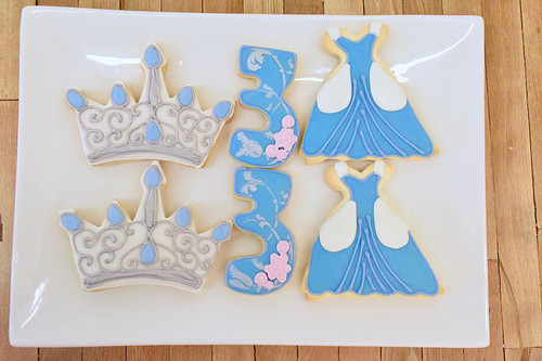 6 Cinderella Cookies | sugarbabiesbakeshop