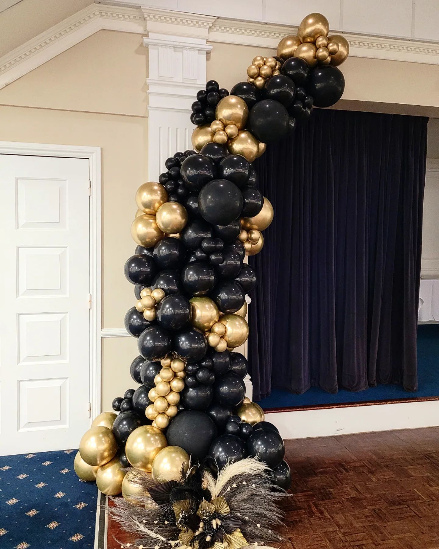 Freestanding Balloon Displays | My Site