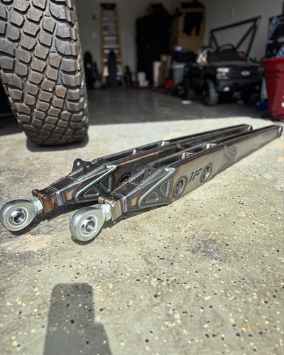 55” MIG welded trailing arms | Izzy Fab