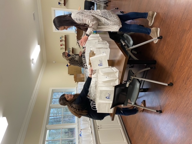 JLL Volunteers Complete Projects for Healing House and Second Harvest