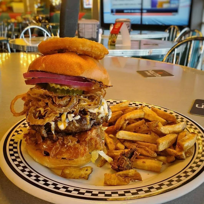 Burgers, Nachos, Pasta | Melanie Pringles