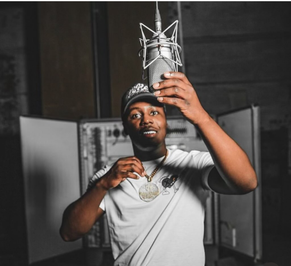 Oz The God continues to redefine the boundaries of sound and shape the sonic landscape of tomorrow.