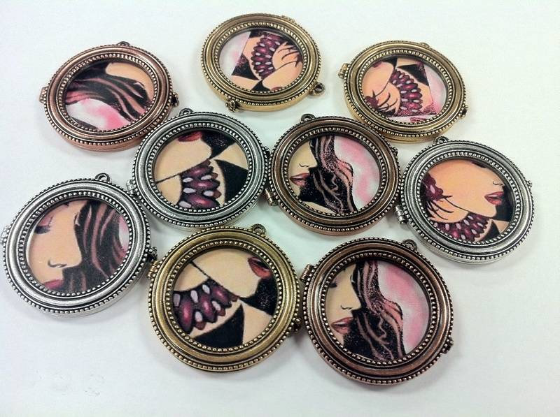 metal-locket-pendant