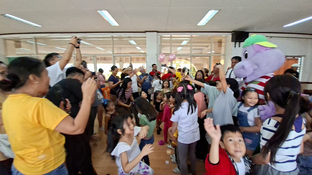 Joy in Giving: A Fun-Filled Day with Chummy Chum