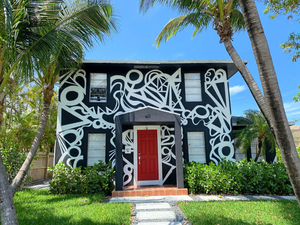 A very, very, very FINE ART house: At home in a modern art installation ...