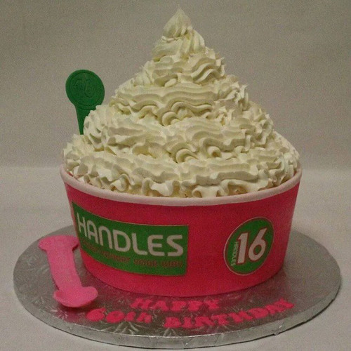 16 Handles Cake | Cake & Co.