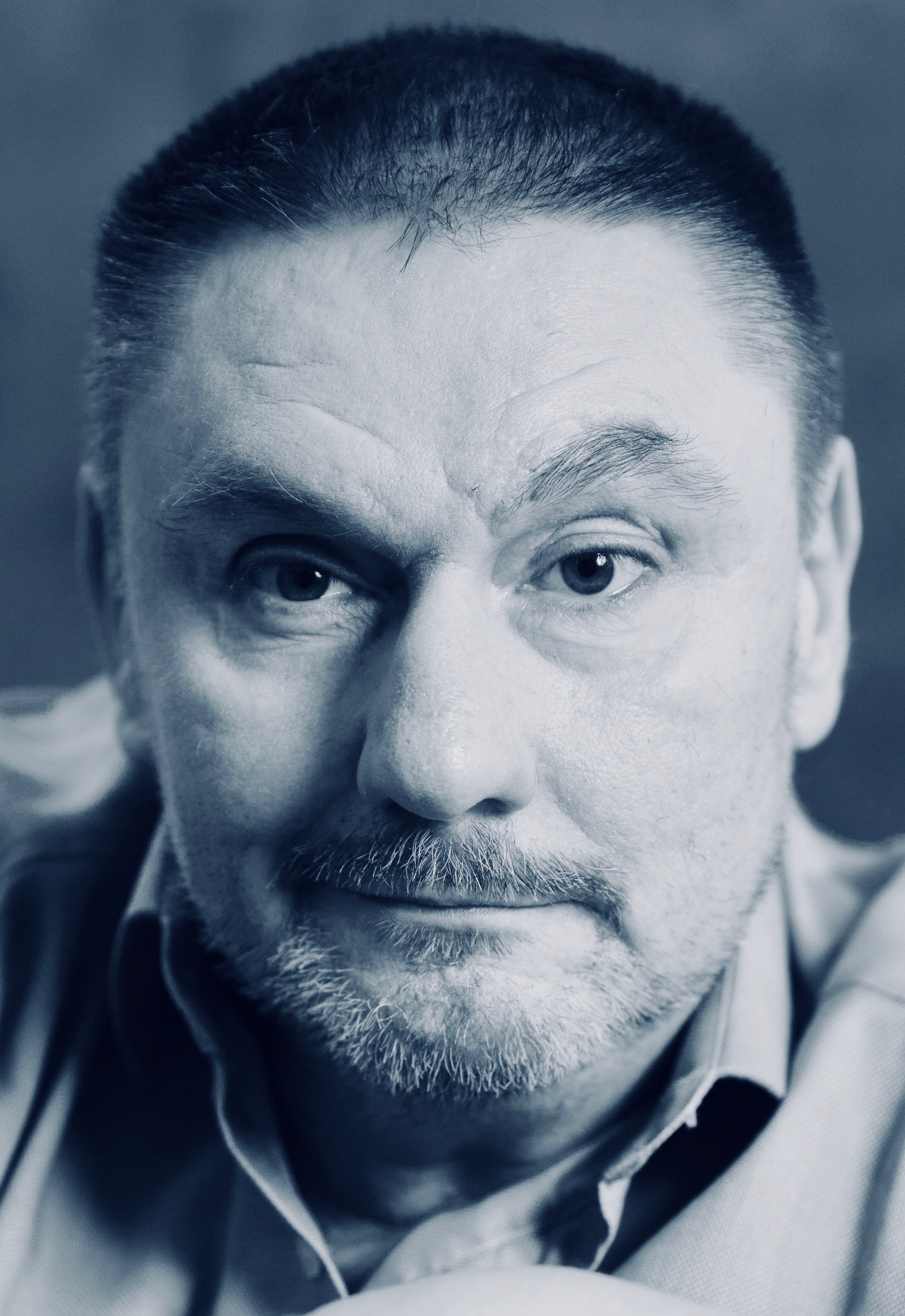 Robert Sigl Schauspieler | luisaheldmanagement