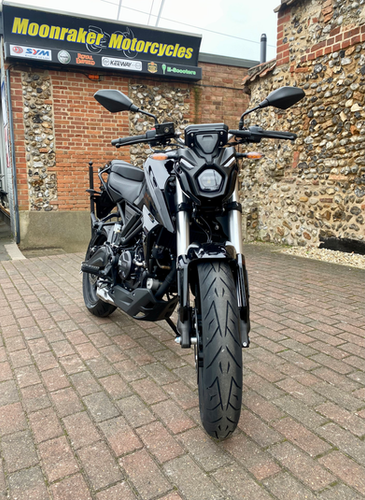 Voge R 125cc (Black) OnThe Road Prices! | Moonraker Motorcycle