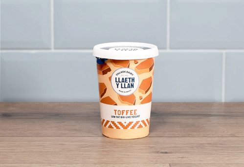 VILLAGE DAIRY LLAETH Y LLAN TOFFEE YOGURT 450g | Cotteswold Dairy