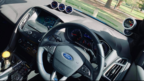 Focus mk3 Triple Top Pod And Digital Gauges | South coast flocking