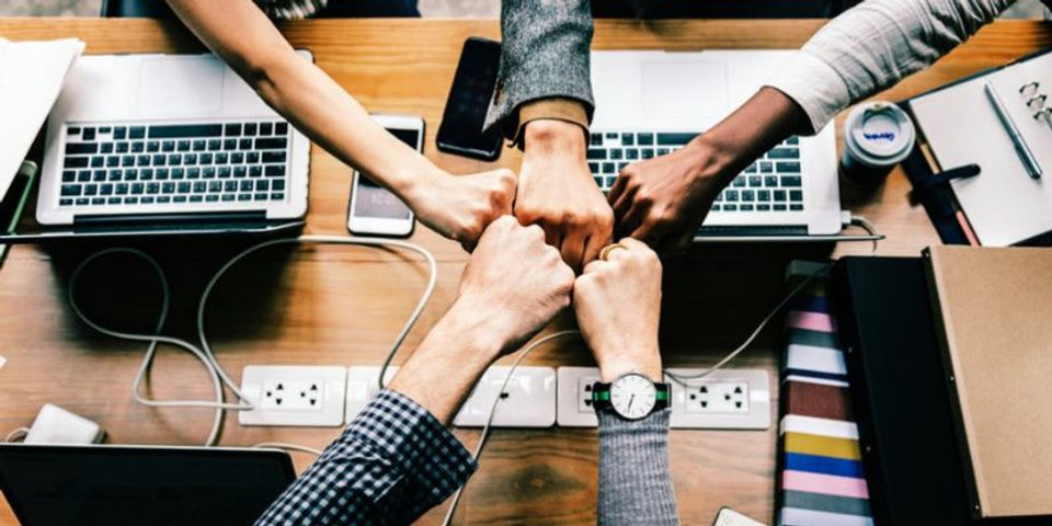 Mengenal Team Building: Memperkuat Ikatan, Meningkatkan Performa