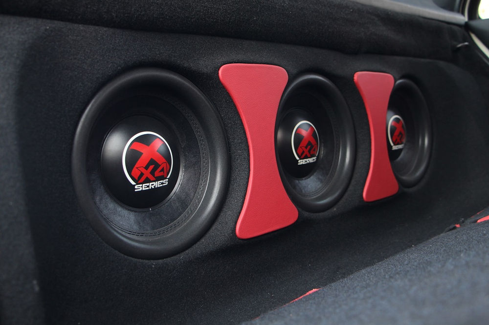 Demo Xion Car Audio en la plataforma de un VW Jetta MK2.