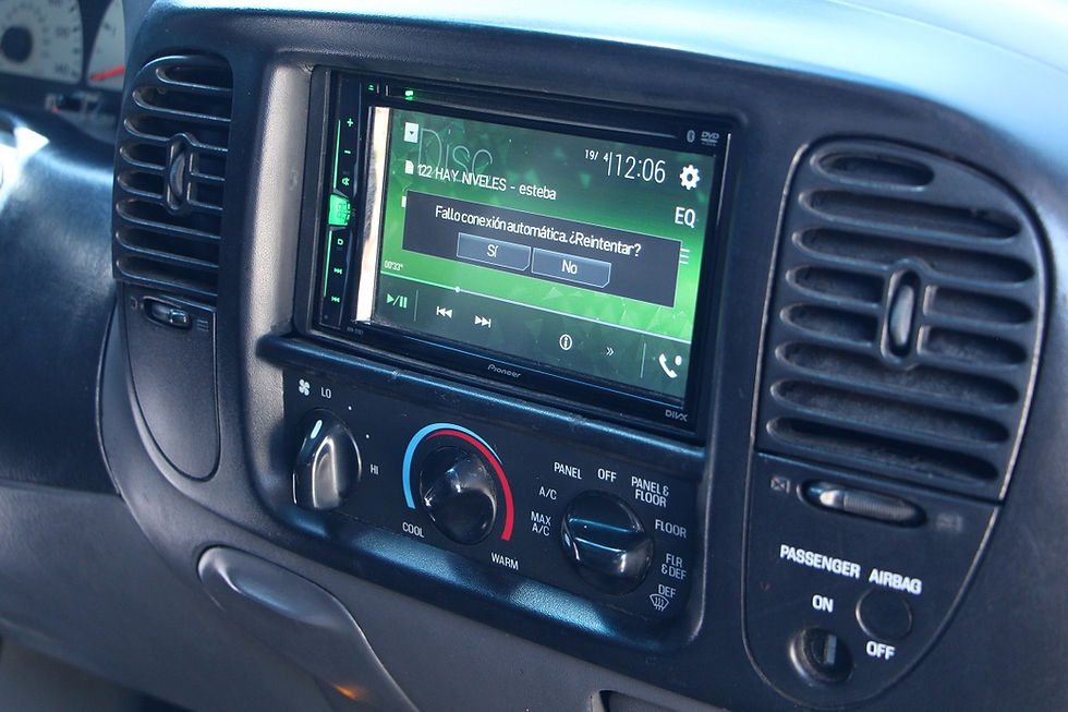 Potente sistema de Car Audio en Ford Lightning Supercharged SVT 2001.