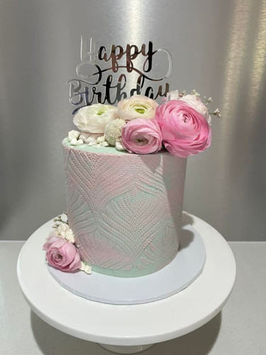 DELUX Buttercream tall cakes | vinescakes1