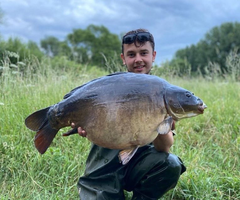 Ecton Lakes Fishery - Nene Valley Carp Fishing. Earls Barton, Northampton