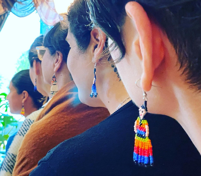 Home | XoQUE Border artist girl gang