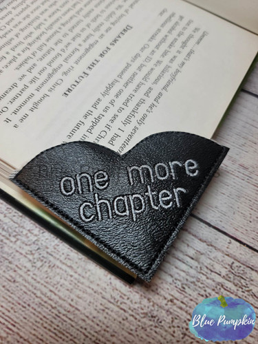 One more Chapter Corner ITH Bookmark | Blue Pumpkin Vinyl