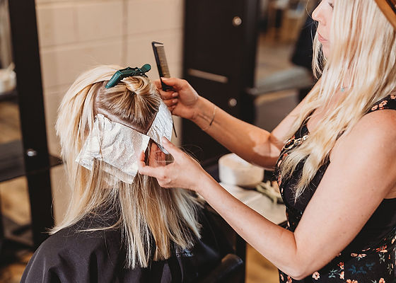 hairdresser coloring