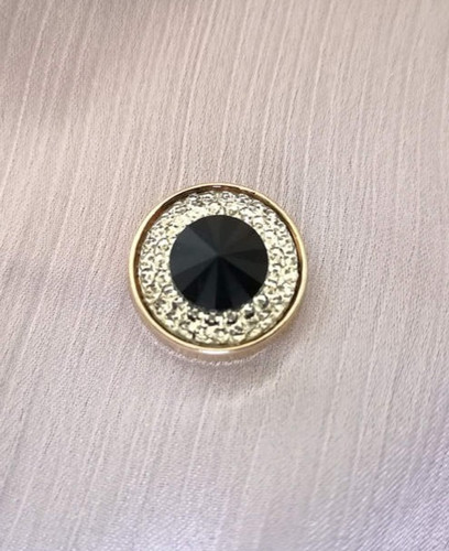 GLITZY BLACK - Magnetic Brooch | Andrea's website