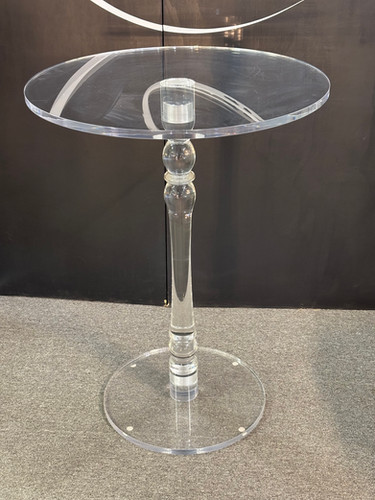 Acrylic Cake Table | Kmpartyrental