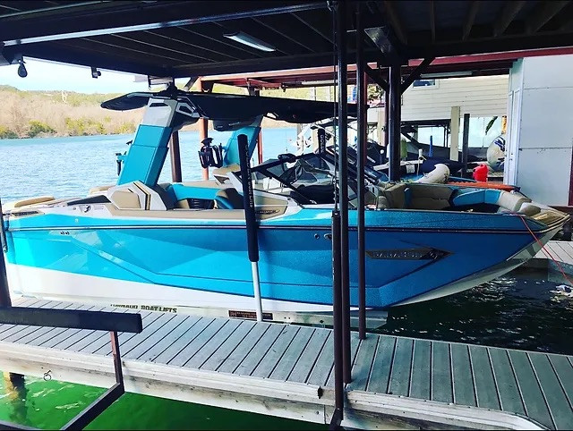 Golden Boat Lifts | Boat Lift Solutions | Sunset Docks