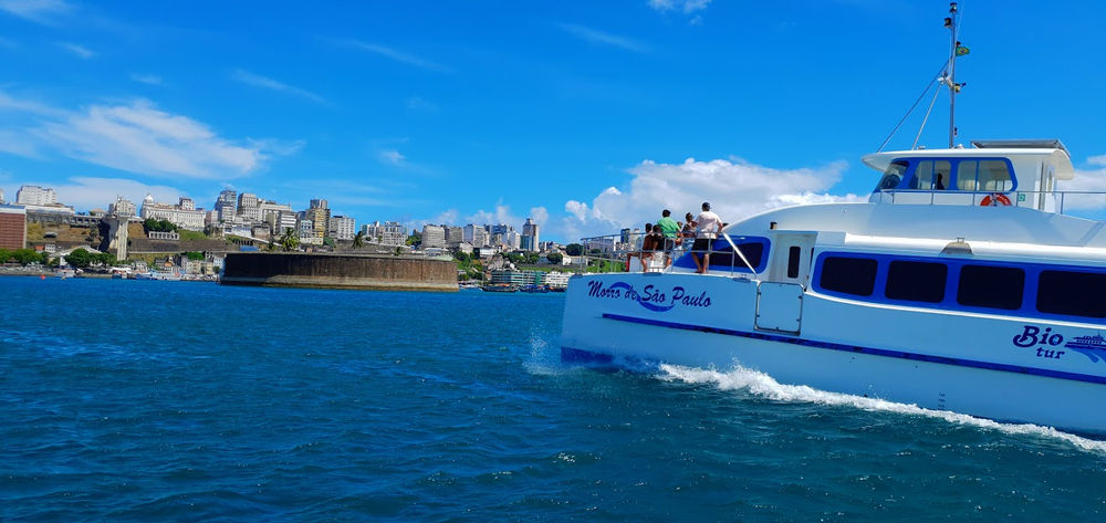 O que é um catamarã e quais são as suas vantagens? | Morro de São Paulo