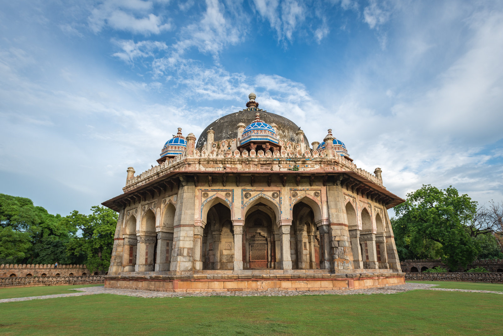Tomb of Isa Khan, Delhi, IndiaTomb of Isa Khan, Delhi, India