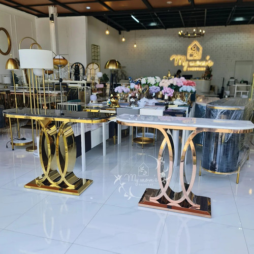 Classic Golden Prague console table #MMB533 | My Mom's Backyard