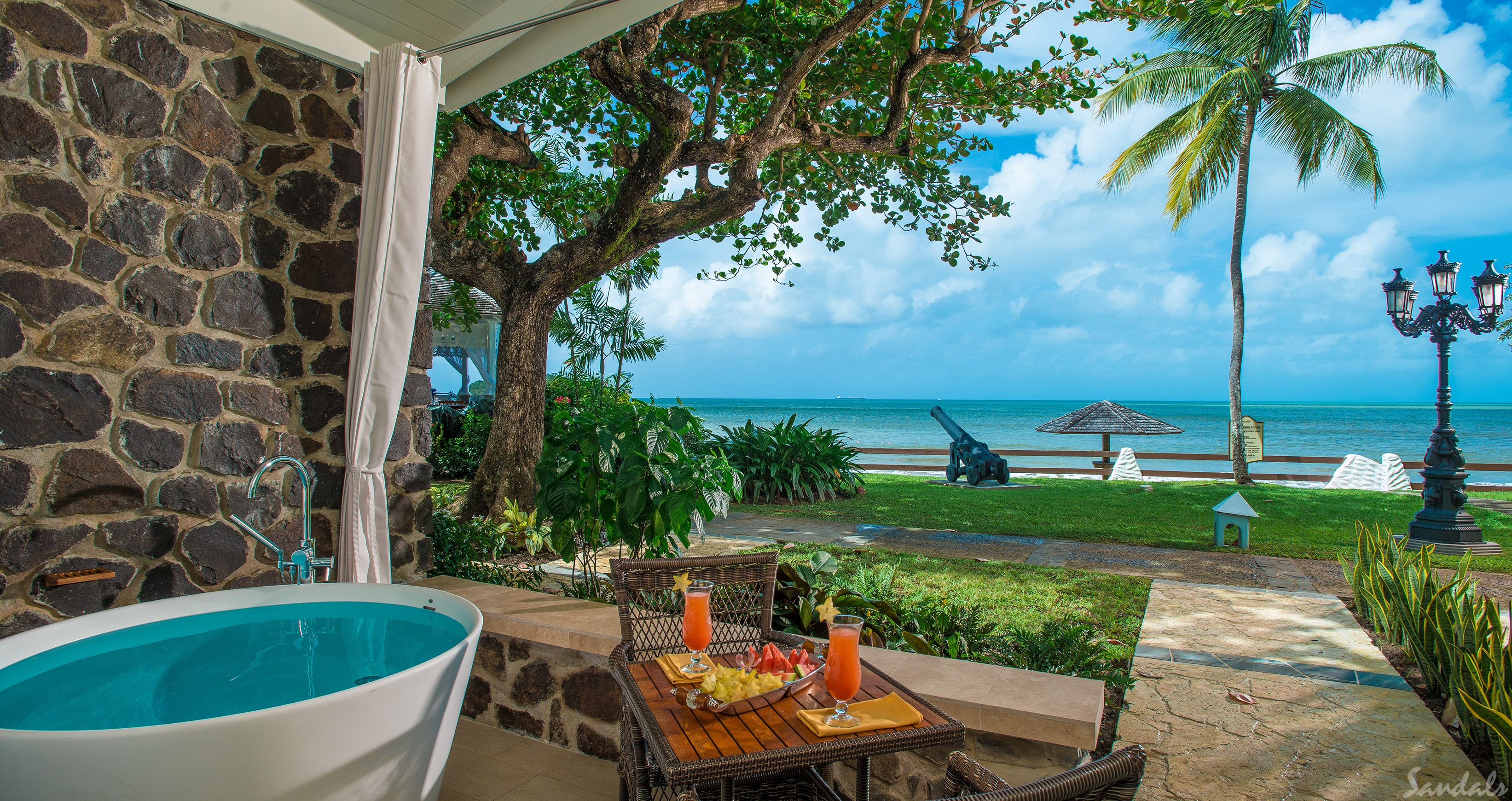 Beachfront Club Level Walkout Room w/ Patio Tranquility Soaking Tub