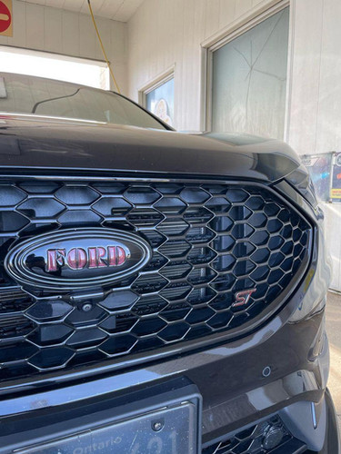 Single Ford Edge ST Oval | ISFP Custom Emblems