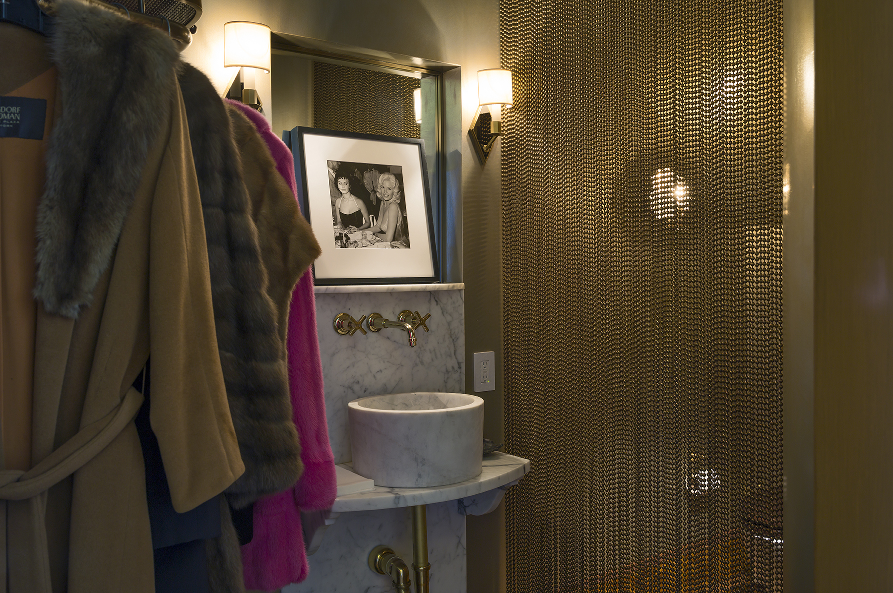 Ball Chain Doorway Boudoir | ShimmerScreen