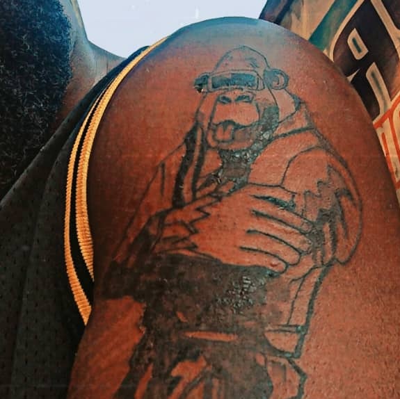 FROM APECHAIN TO ARM: This Geez On Ape Holder Became The First Ever ...