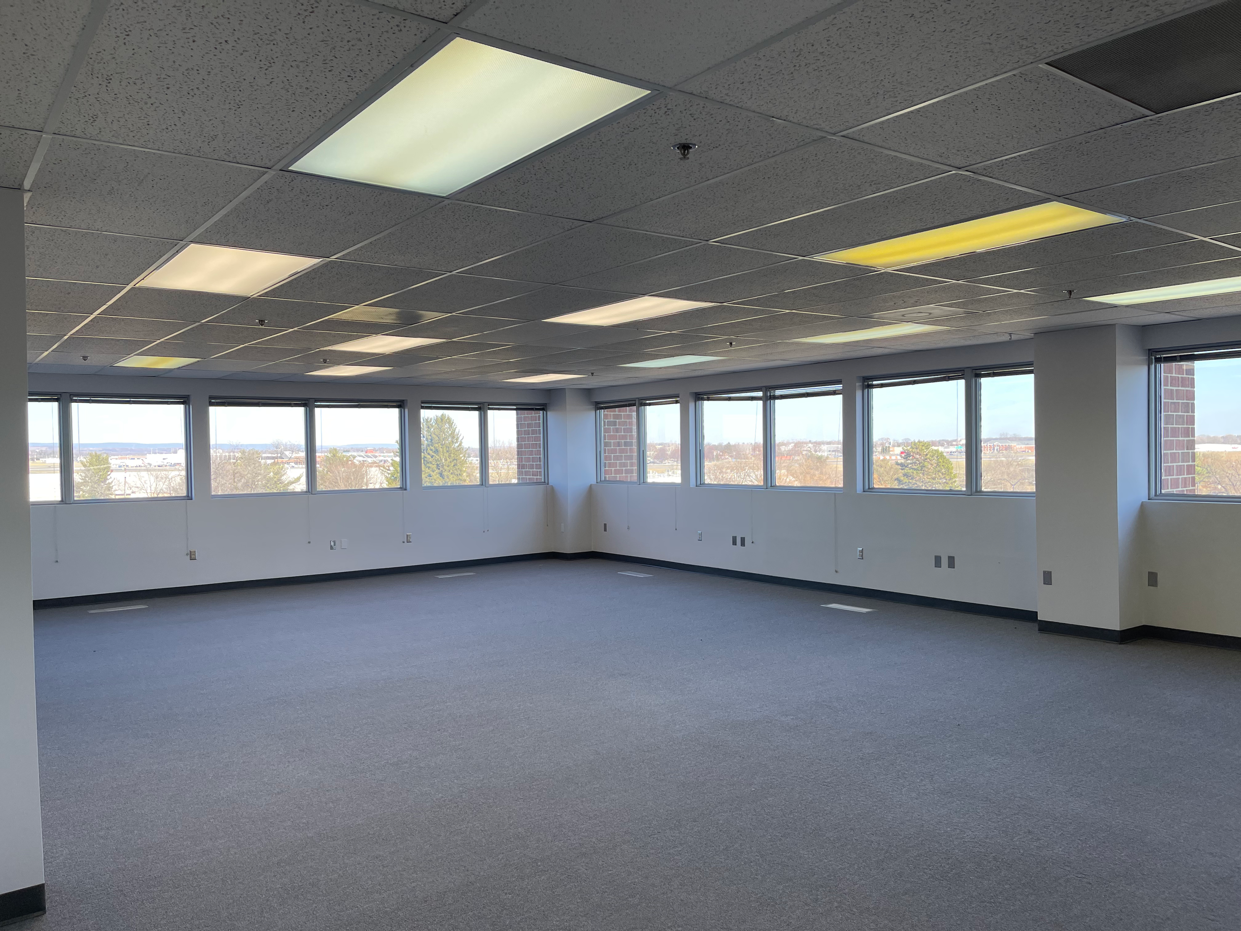 Hanover Plaza Office – Suite 450 | 961 Marcon Blvd, Allentown, PA 18109