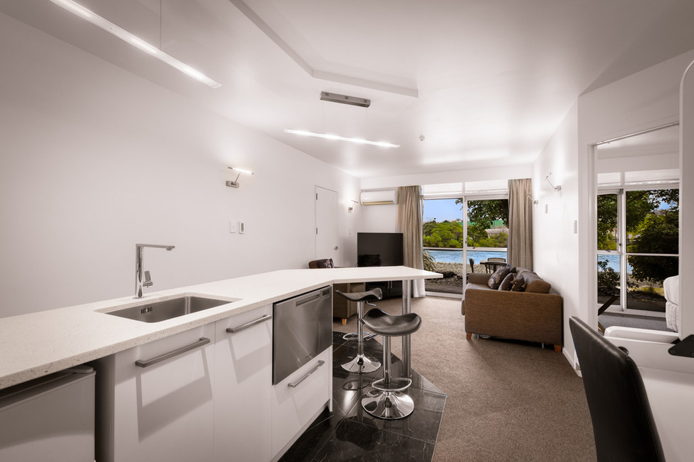 Riverfront Executive Suite | Tides Hotel