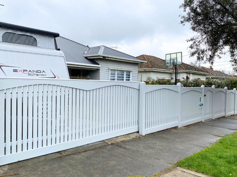 Timber Picket Fencing Installtions Melbourne | LATITUDE Fencing & Gates