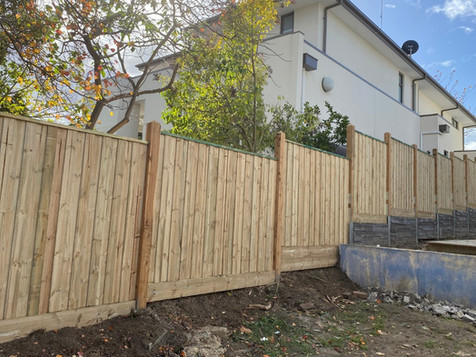 Timber Paling Fencing Melbourne | LATITUDE Fencing & Gates