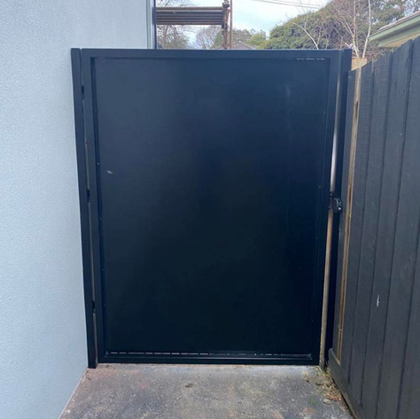 Side Gate Installation Melbourne | LATITUDE Fencing & Gates