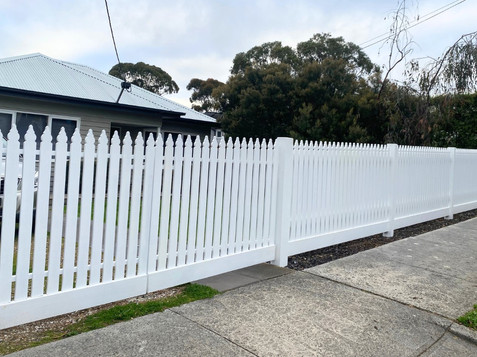 Timber Picket Fencing Installtions Melbourne | LATITUDE Fencing & Gates