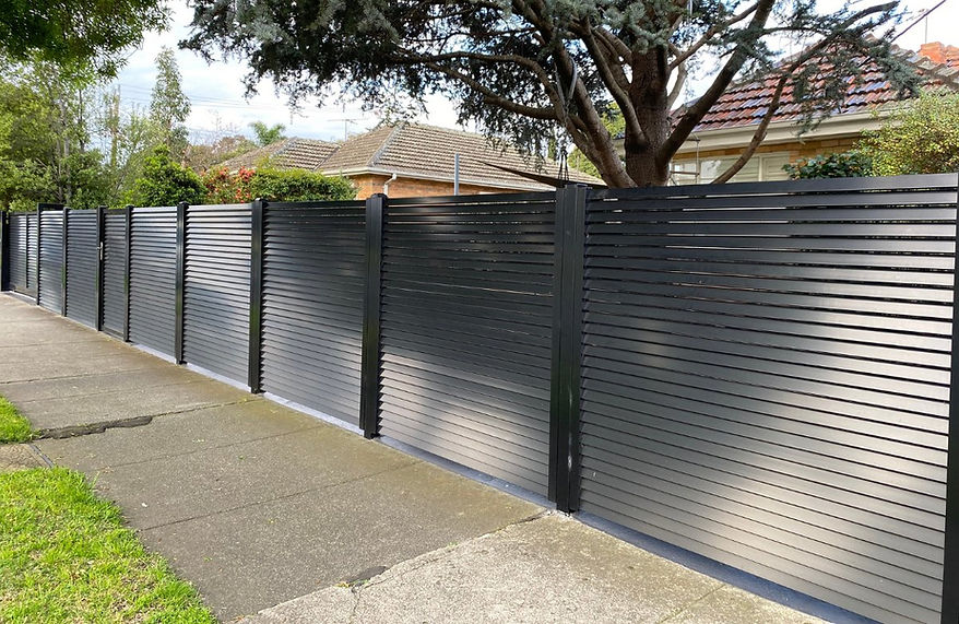 Aluminum Horizontal Louver Fence | LATITUDE Fencing & Gates