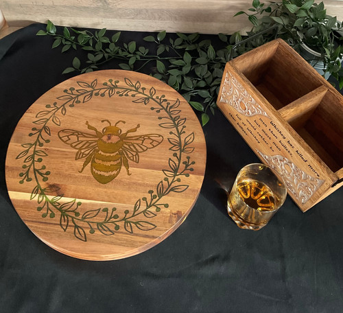 Bee Round Garland chopping board | GLM Laserwood