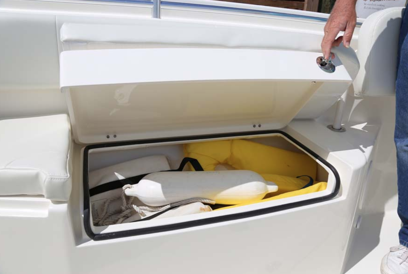2022 Cobia 237 Center Console