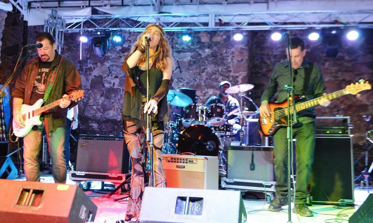 Maylee Thomas Band