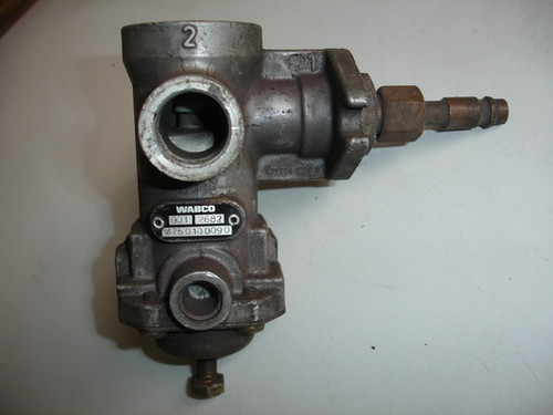 Pressure Limiting Valve WABCO 4750100090 | Robotech ENGINEERING