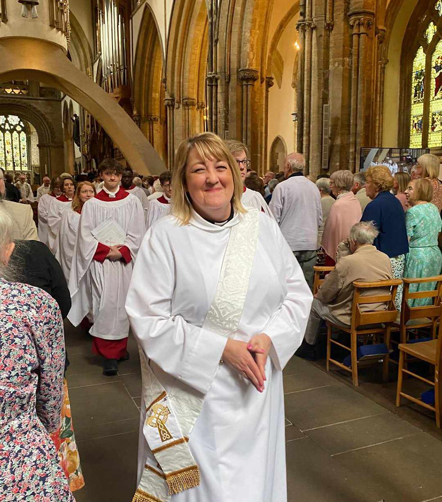 A new Curate ! Rev Lisa Ordained in Llandaff Cathedral