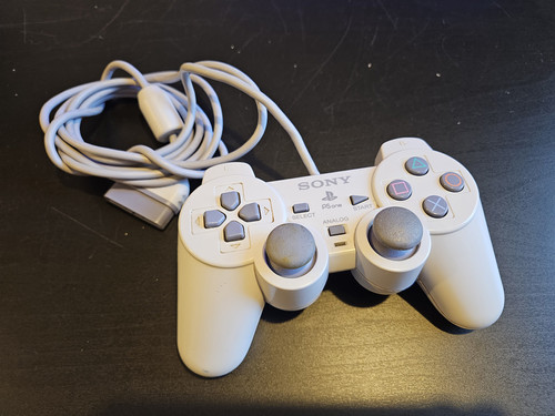 Official DualShock 1 white | MyRetroShop.com