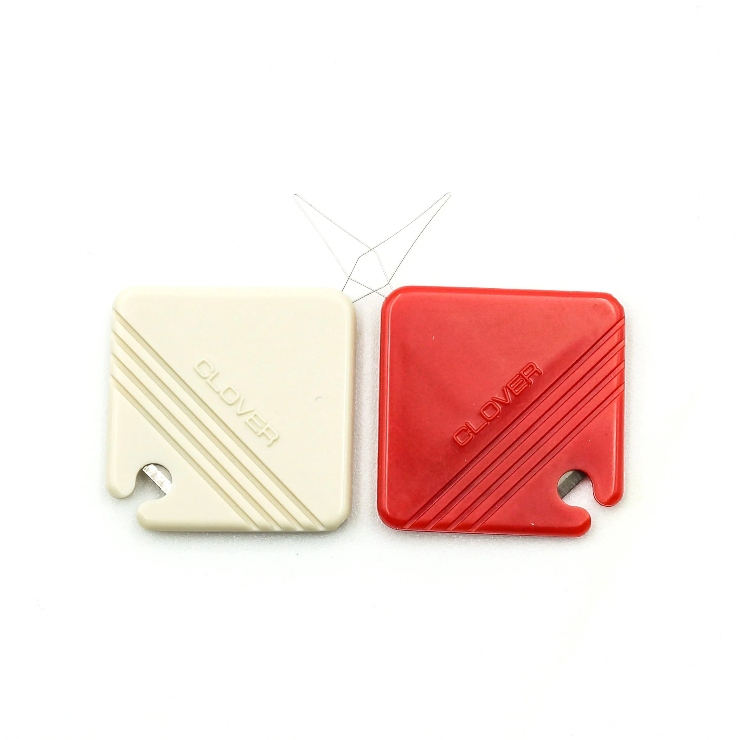 Clover Threader with Cutter - Petit Cut | StitchMakers